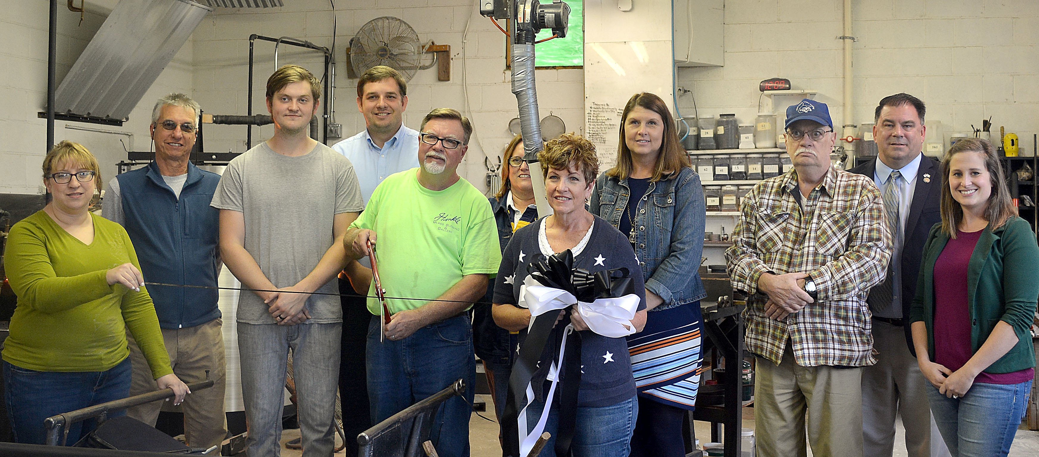 Ron Hinkle Glass hosts ribbon cutting | News, Sports, Jobs - The ...